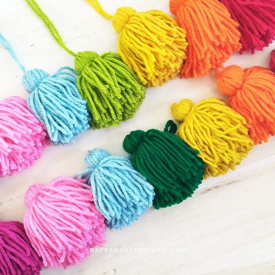 Effortless Yarn Tassels: Create Flair with Simple Steps!
